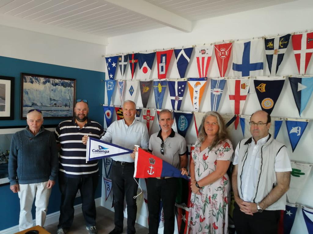 Cabanga troca flâmula com o Royal Cape Yacht Club | Cabanga