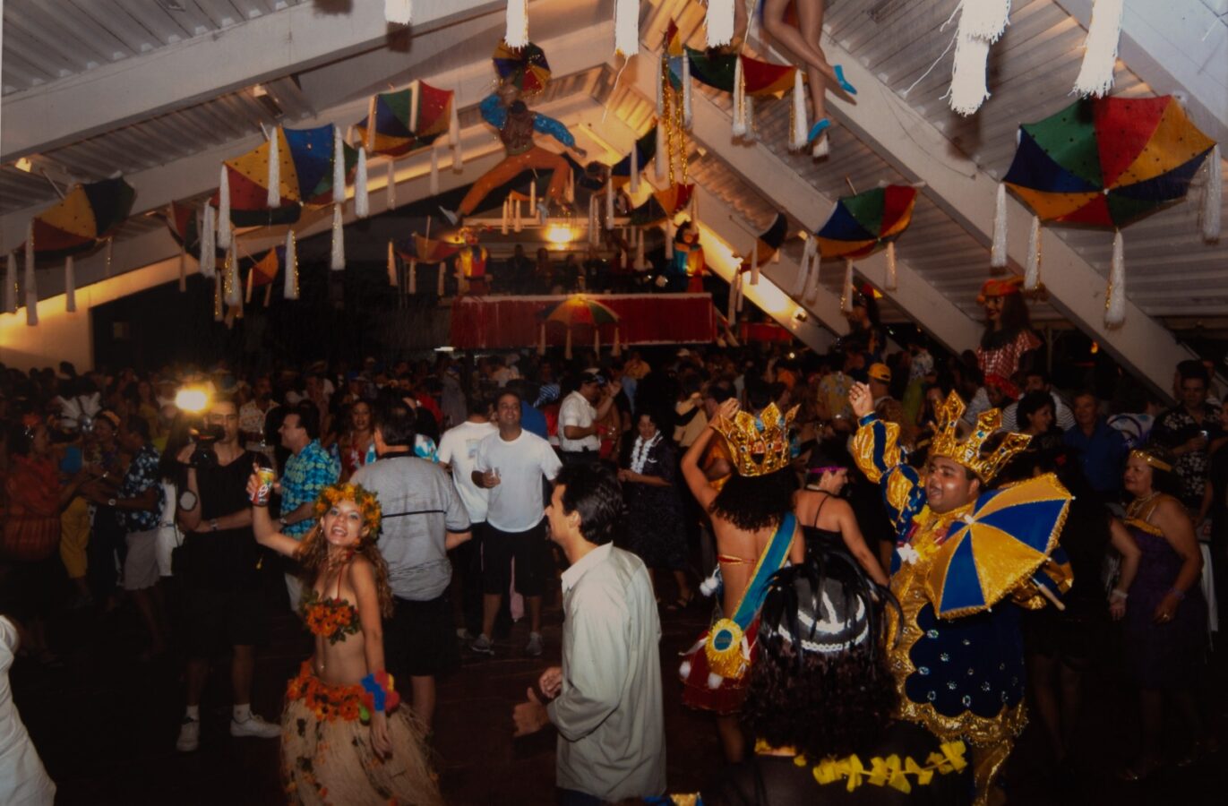 “O Carnaval começa no Cabanga”, slogan que marcou época no nosso Clube ...