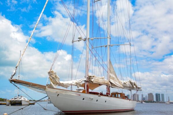 Clássico e moderno: veleiro Atrevida completa 100 anos | Cabanga
