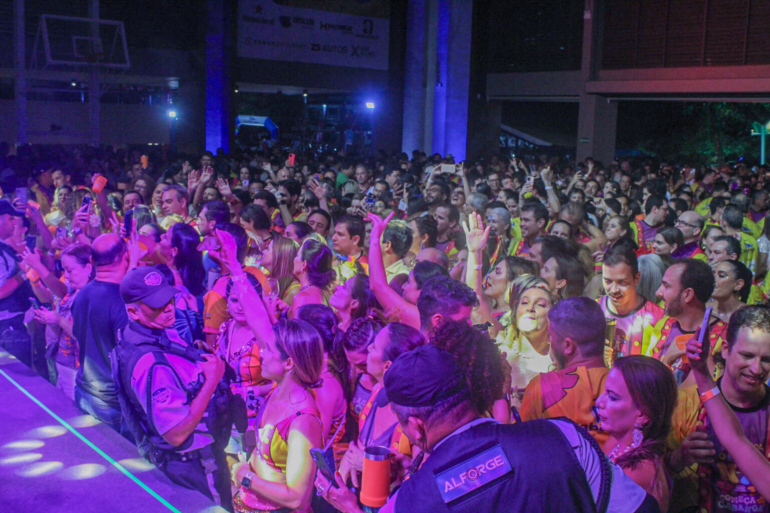Ara ketu, Patusco e Clara Sobral agitam Carnaval Começa no Cabanga ...